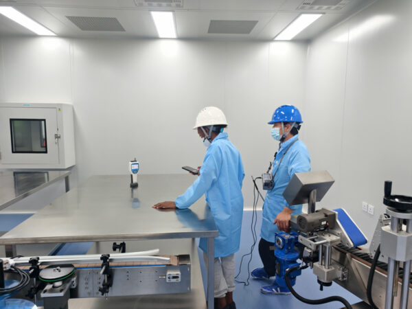 Key Requirements for a 100,000-Class Cleanroom - dscleanroom.com